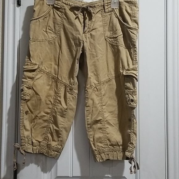Unlon Bay | Pants & Jumpsuits | Union Bay Capri Cargo Pants Sz 1 | Poshmark